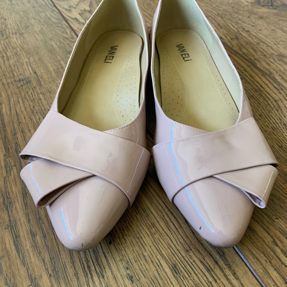 Vaneli | Shoes | Vaneli Patent Blush Leather Size 1 Flats | Poshmark